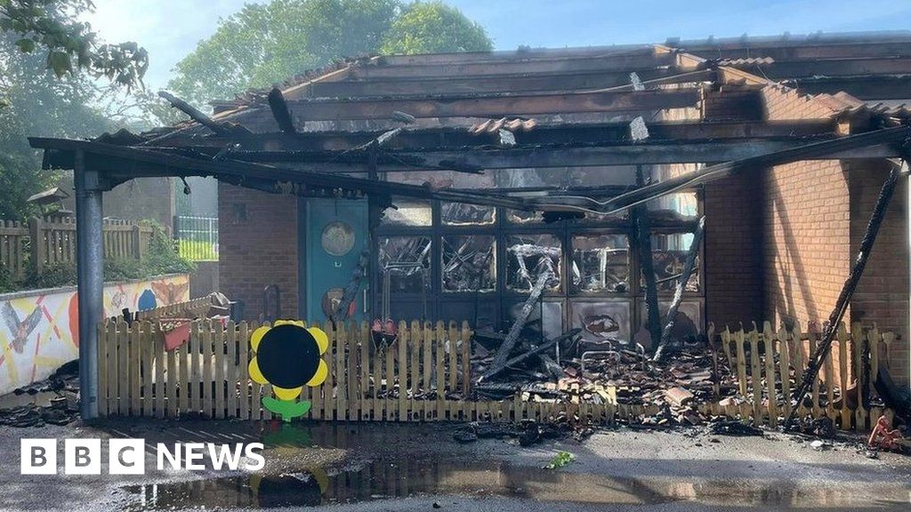 Yatton: Call for more on-call firefighters after school blaze - BBC News