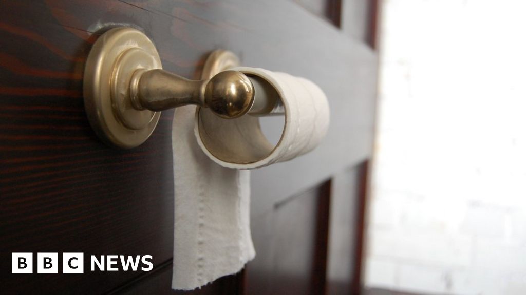 German Kiel death: Missing witness found dead on toilet