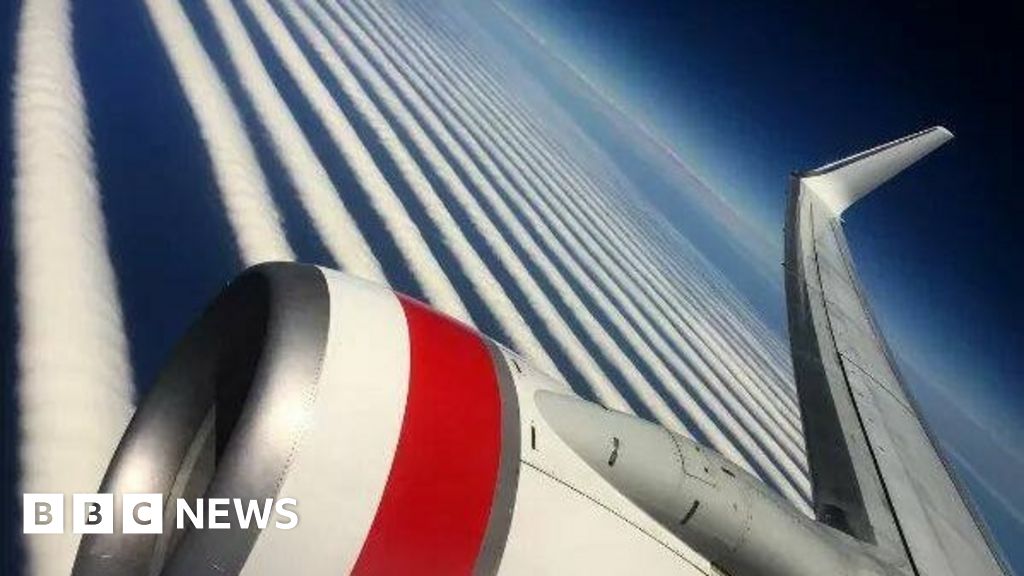 Spectacular cloud photographed over Australia - BBC News