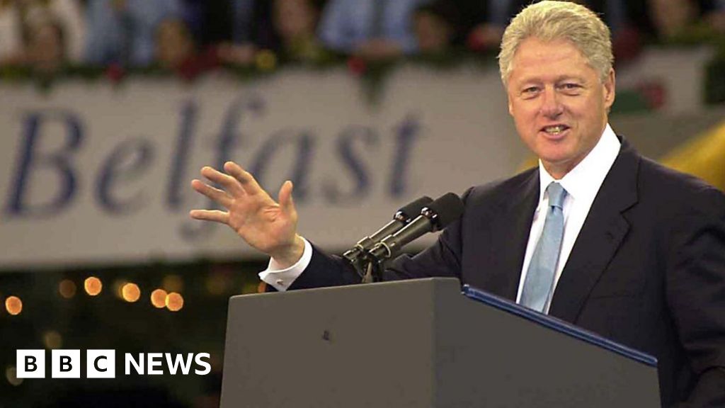 Stormont crisis: Bill Clinton offer to help genuine says former aide ...