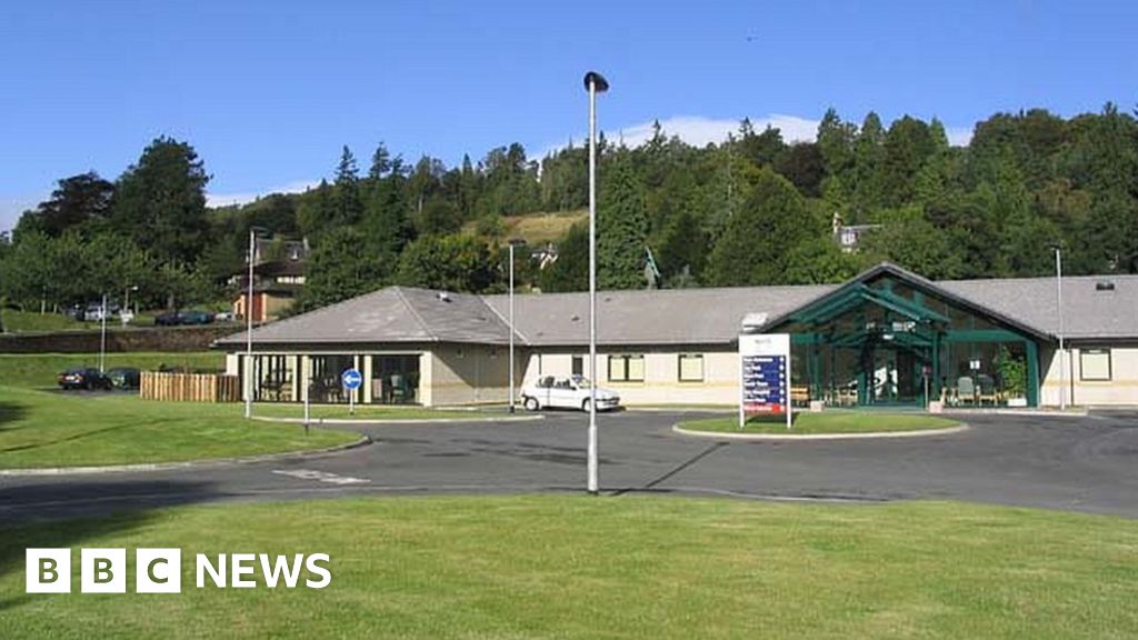 Site found to reopen unlawfully shut Hawick day centre - BBC News