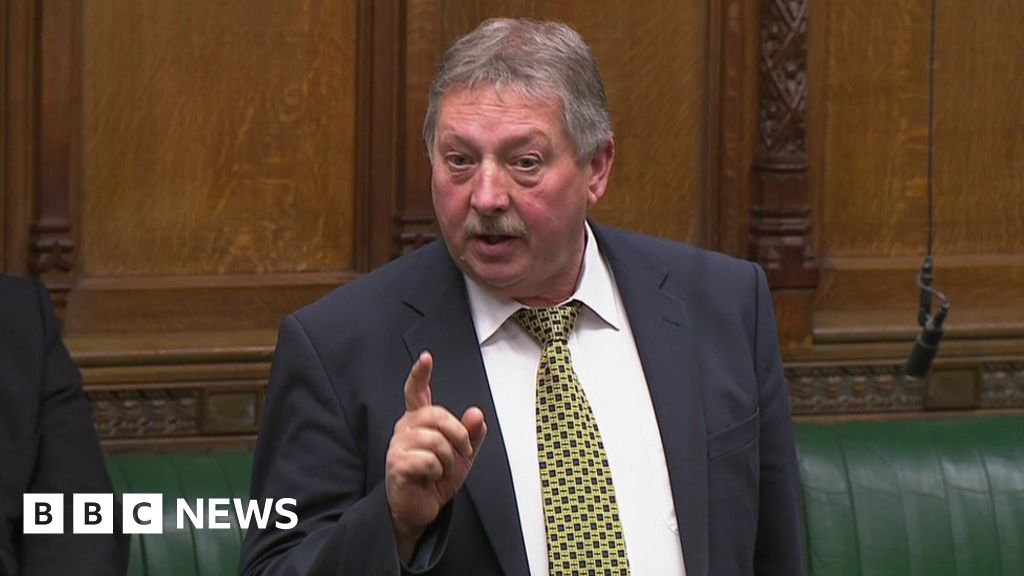 Brexit: DUP accuses government of U-turn - BBC News