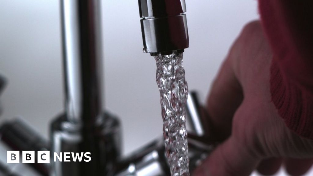 Guernsey Water repays £1.2m to States despite deficits - BBC News