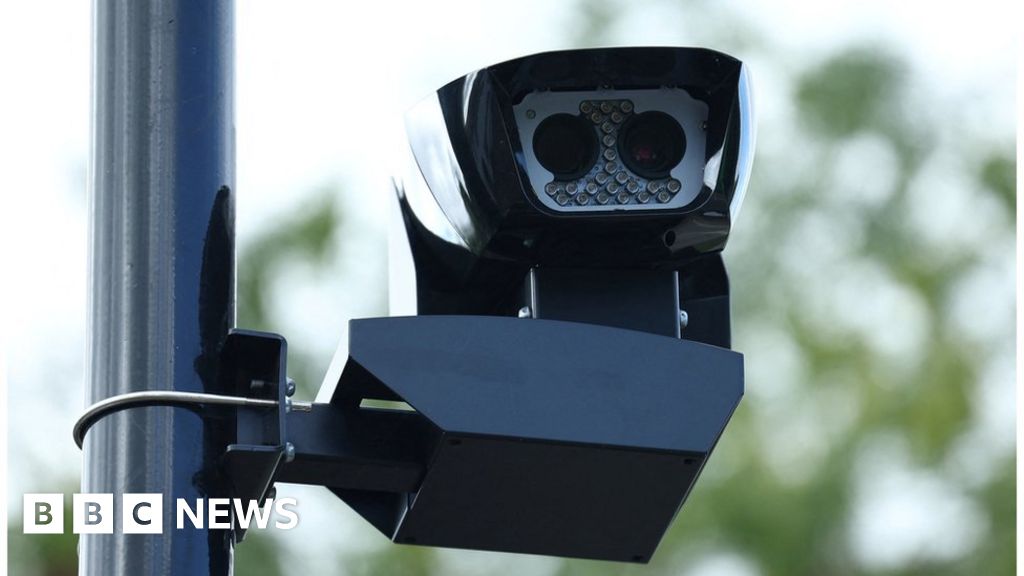 Ulez: Man sentenced for spraying paint on camera in Bromley