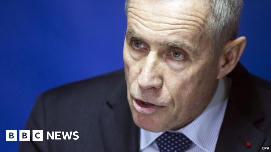 Paris attacks: Prosecutor gives details of attackers - BBC News