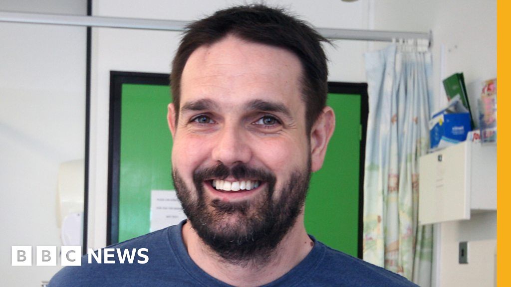 Finally going home after the Westminster Bridge attack - BBC News