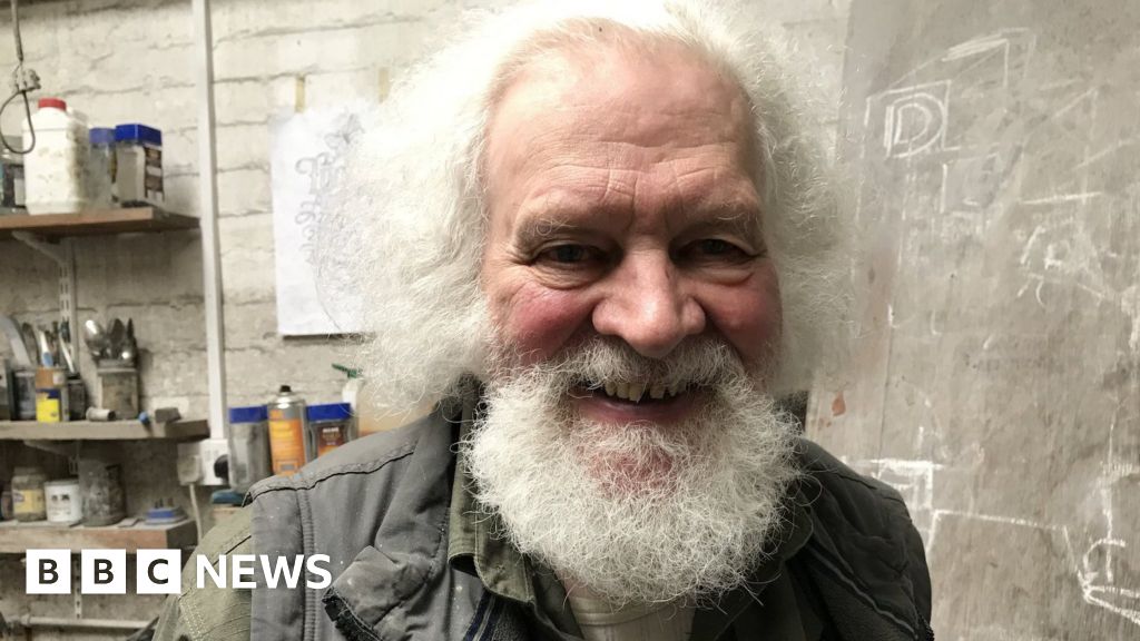 ASMR: Stone carver Ieuan Rees is unwitting YouTube hit