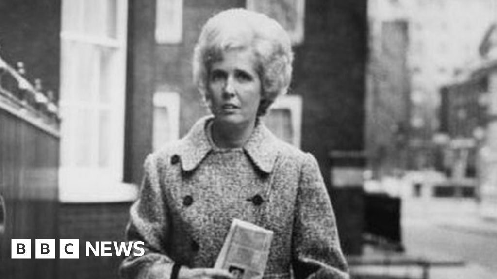 Baroness Falkender, Harold Wilson's powerful secretary, dies - BBC News