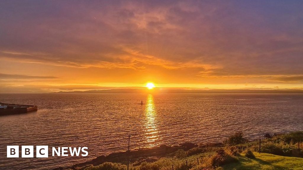 In pictures: Scotland's heatwave sunrise and sunset - BBC News