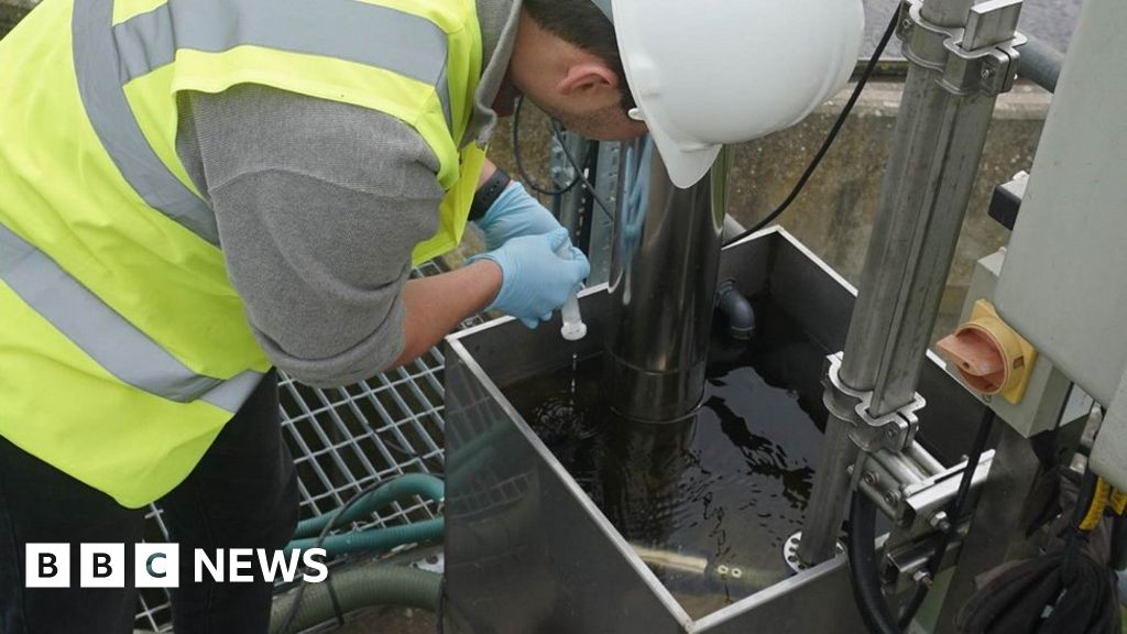 River study finds 29 types of drug in the Foss and Ouse - BBC News
