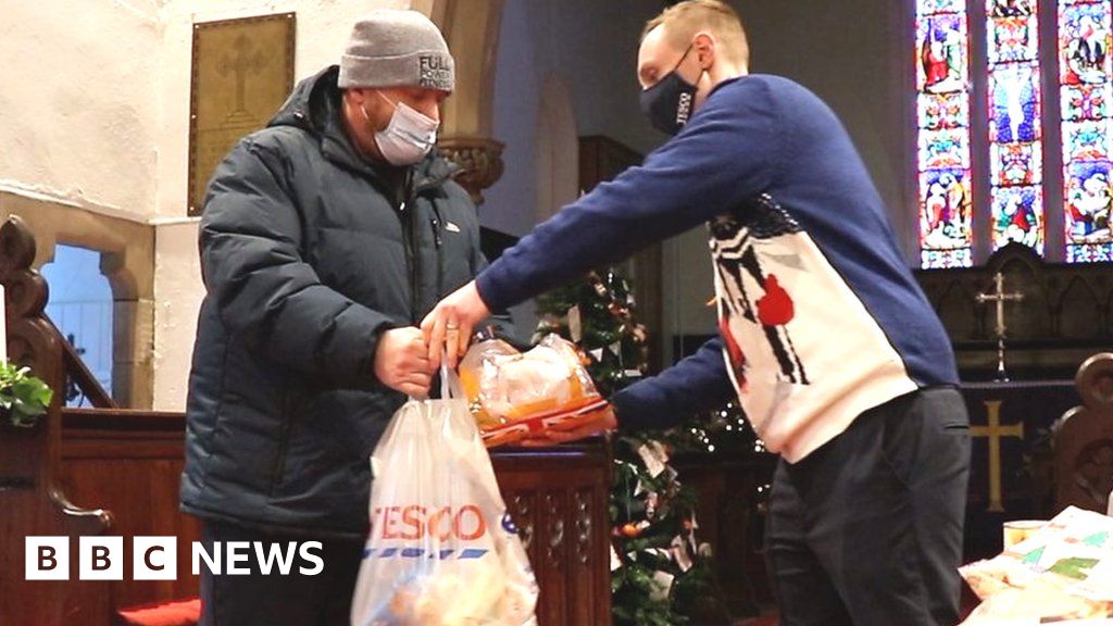 Hampers 'wonderful' way to give back after childhood poverty