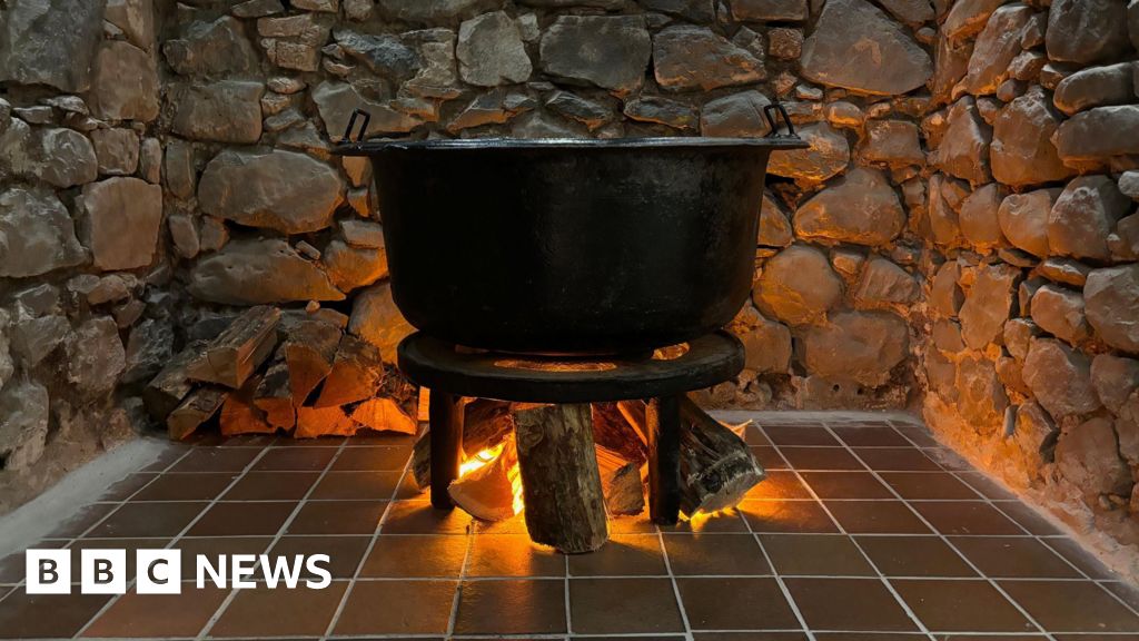 Famine era soup pot found sitting in a Swatragh beer garden - BBC News