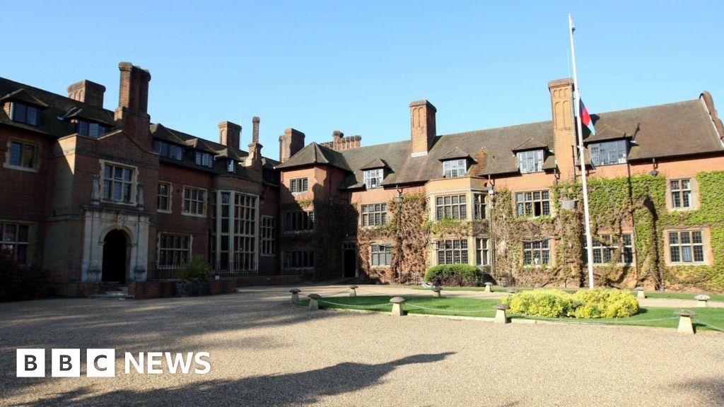 Headley Court military rehabilitation unit opened to veterans - BBC News