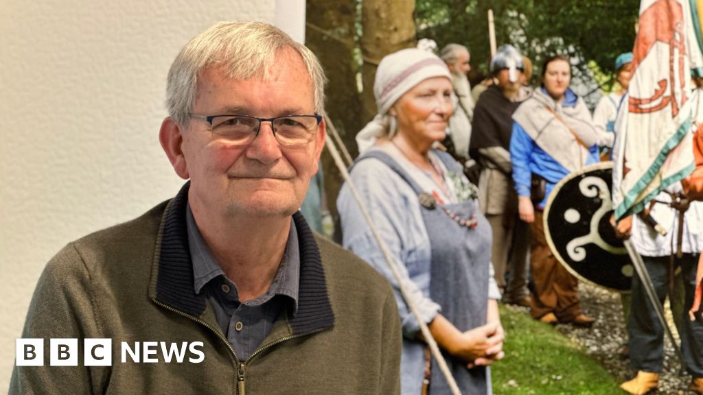 Last chance to see Martin Parr's Tynwald Day photo exhibition - BBC News
