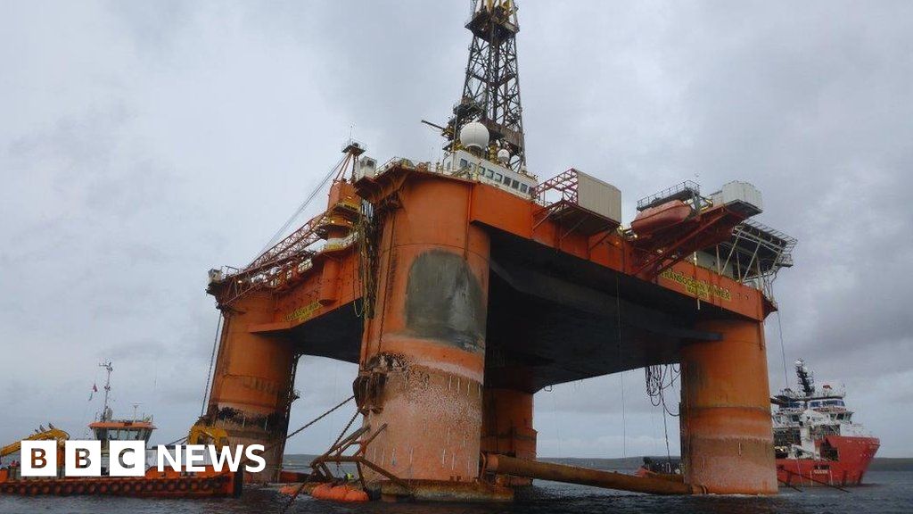 Contingency plans for Transocean rig to spend winter off Lewis - BBC News