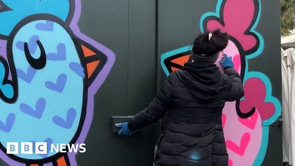 The anonymous graffiti artist painting chickens in Northamptonshire ...