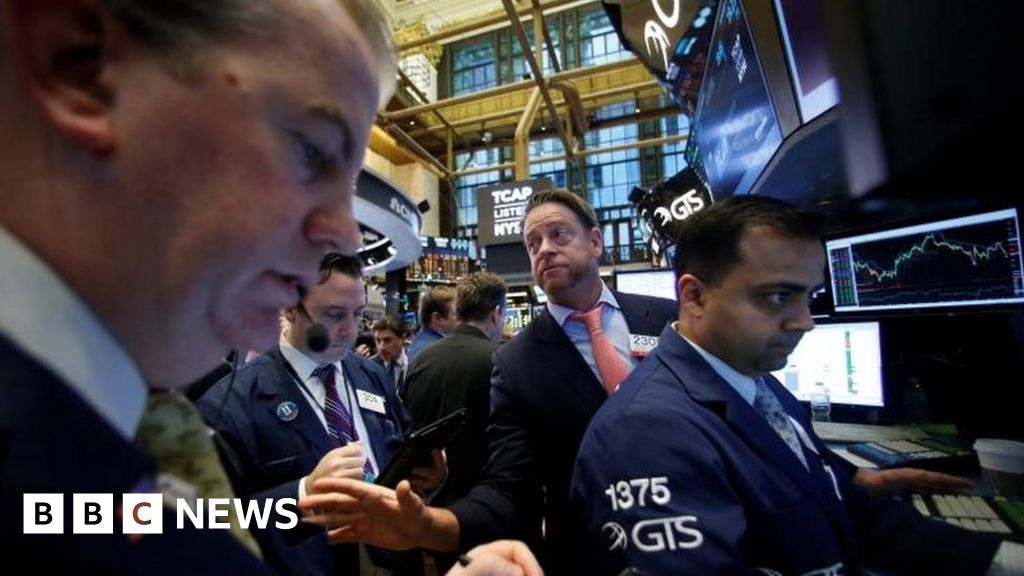 Apple shares rise after profit report - BBC News