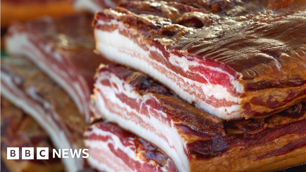 Diet debate: Low-fat or high-fat - does it matter? - BBC News