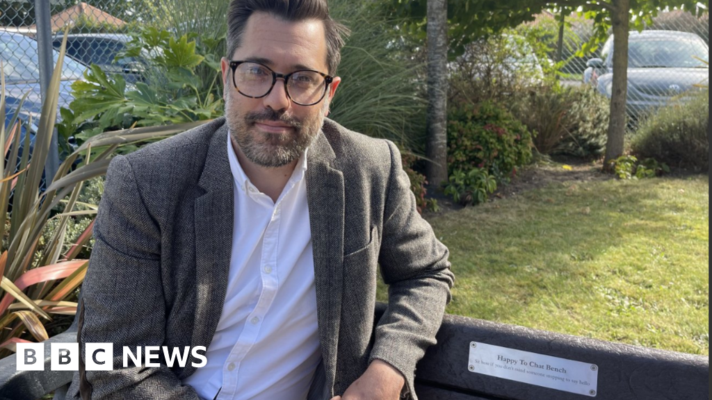 Hellesdon 'happy to chat' bench aims to combat loneliness