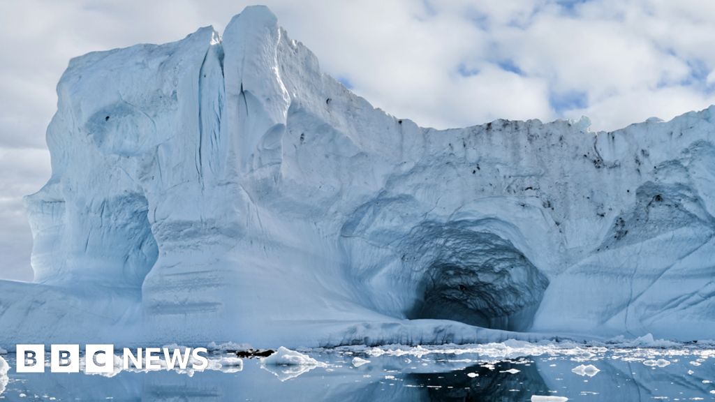 Where winter is cold, dark and beautiful - BBC News