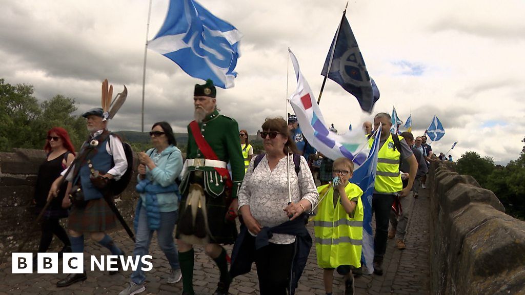 'We want an independence referendum' - supporters attend Stirling rally
