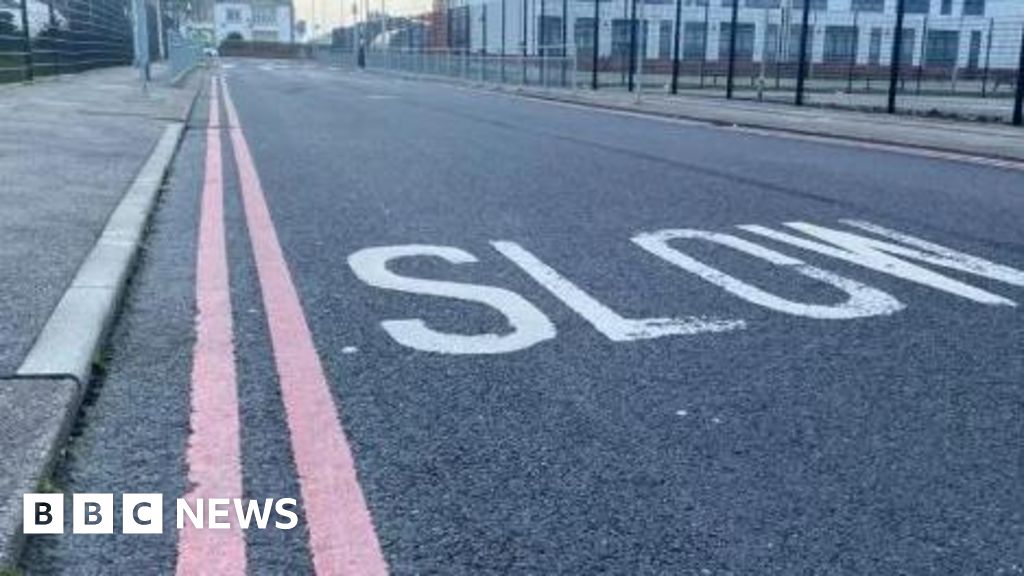 Parent parking red lines for Gloucestershire schools - BBC News