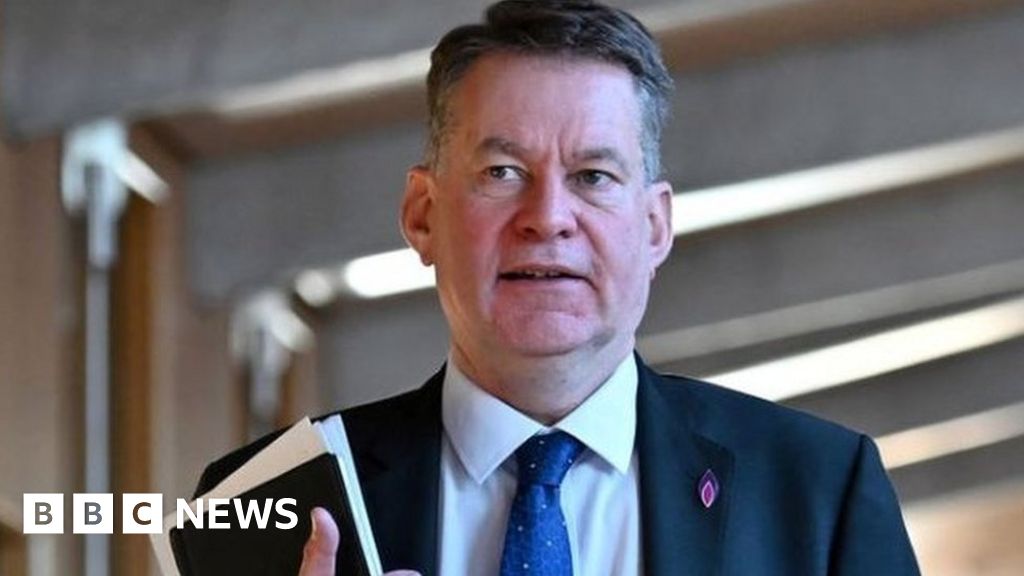 MSP Murdo Fraser's legal threat to police over 'hate incident' - BBC News