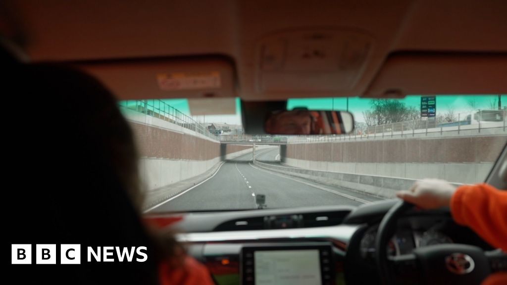 Driving through Hull's new underpass on the A63 - BBC News