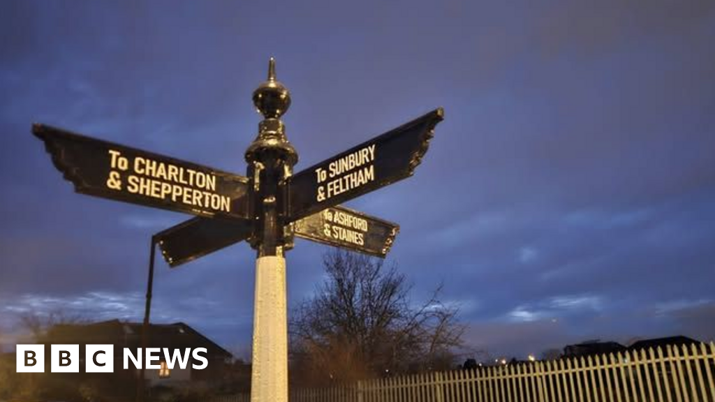 Surrey: Victorian signs restored thanks to community effort