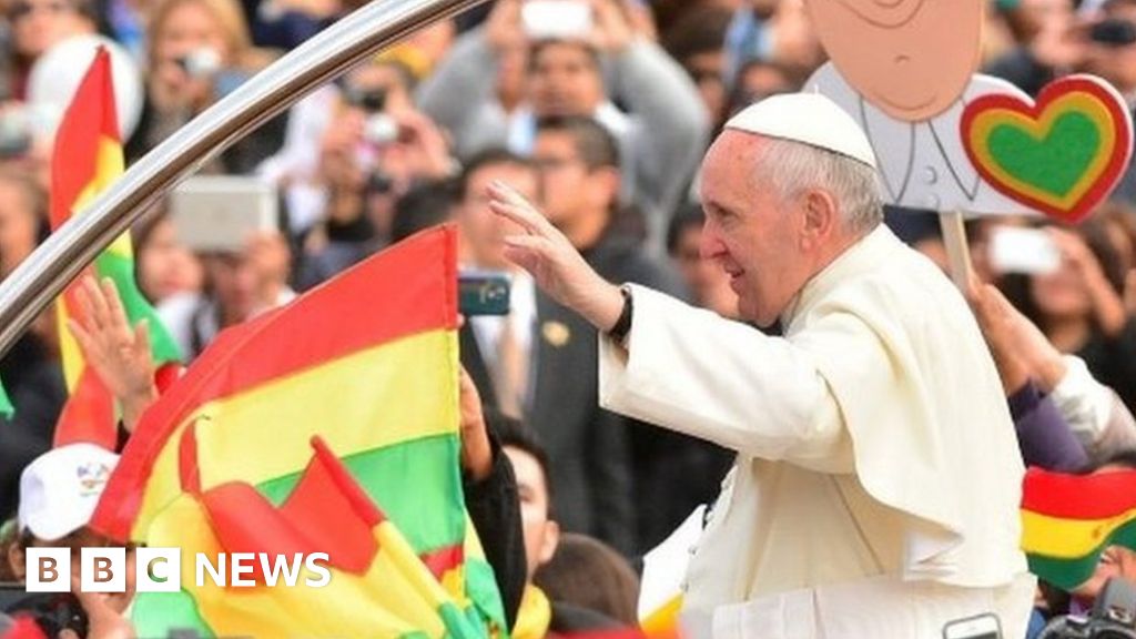 Pope Francis changes in fast-food restaurant before Mass - BBC News