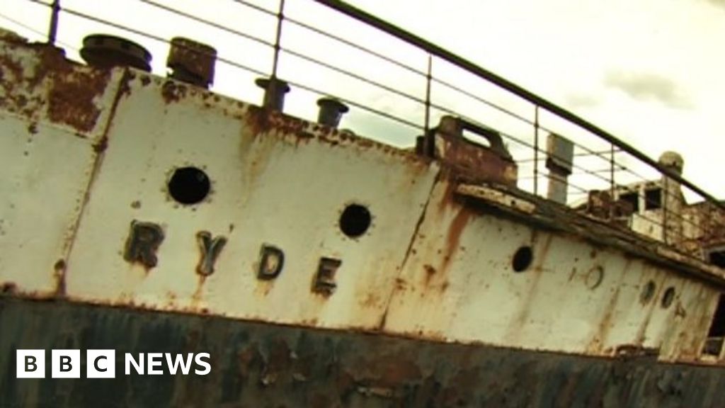 Decaying paddle steamer PS Ryde to be restored - BBC News