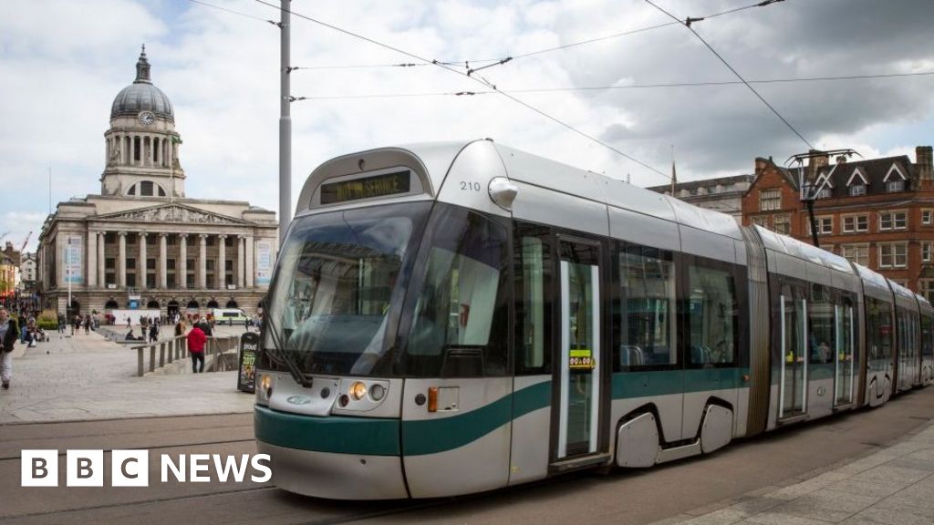 Nottingham tram fare dodgers face pre-Christmas crackdown - BBC News