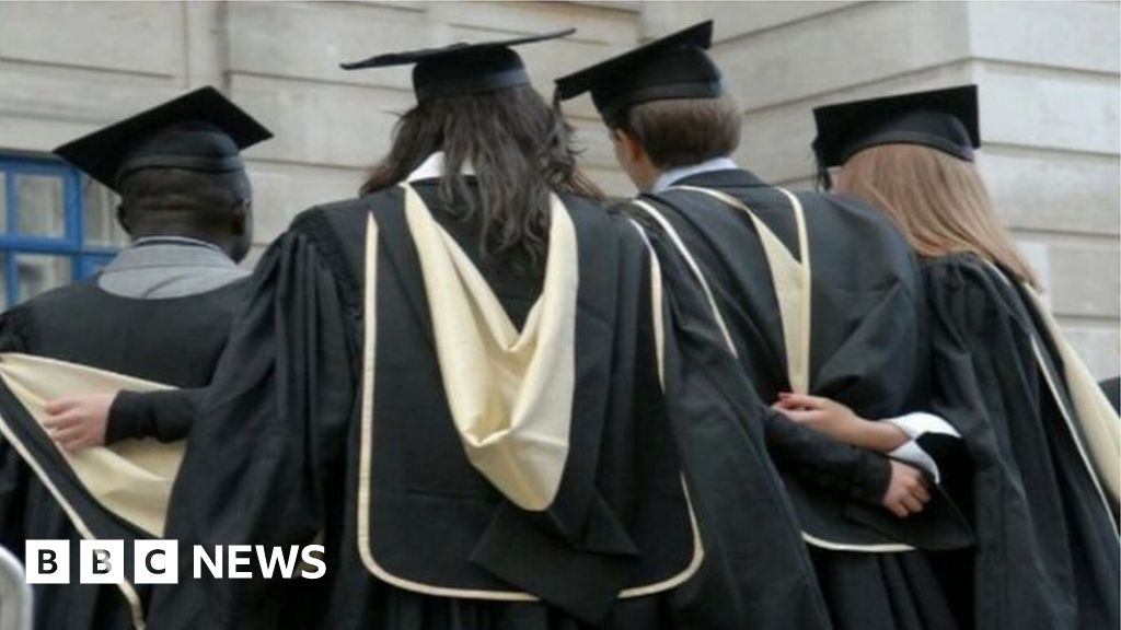 Higher education cuts 'unsustainable', universities body says - BBC News
