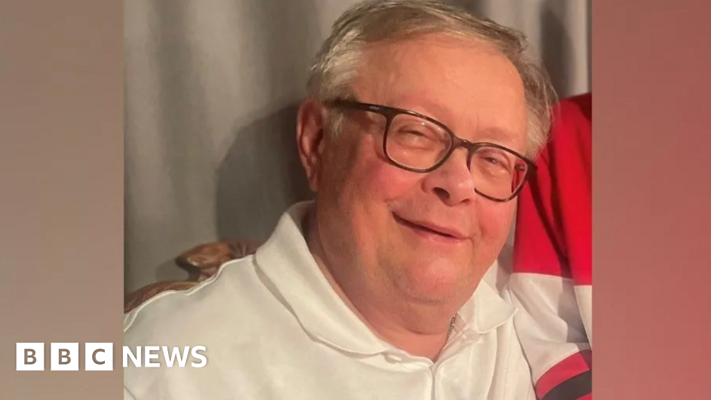 Salford: Pair accused of dismembering man appear in court - BBC News