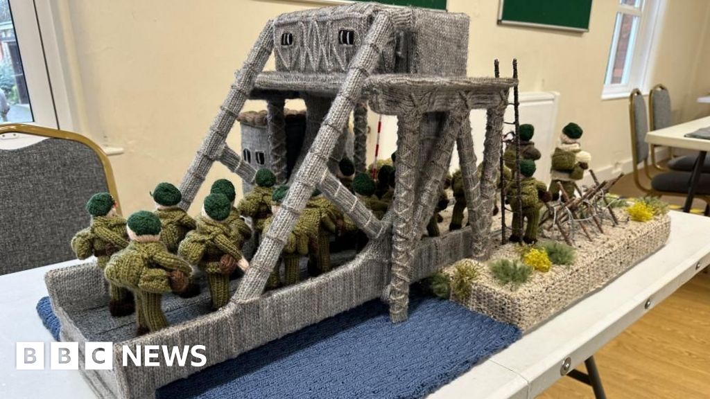 Oundle's knitted D-Day display heading to Normandy - BBC News