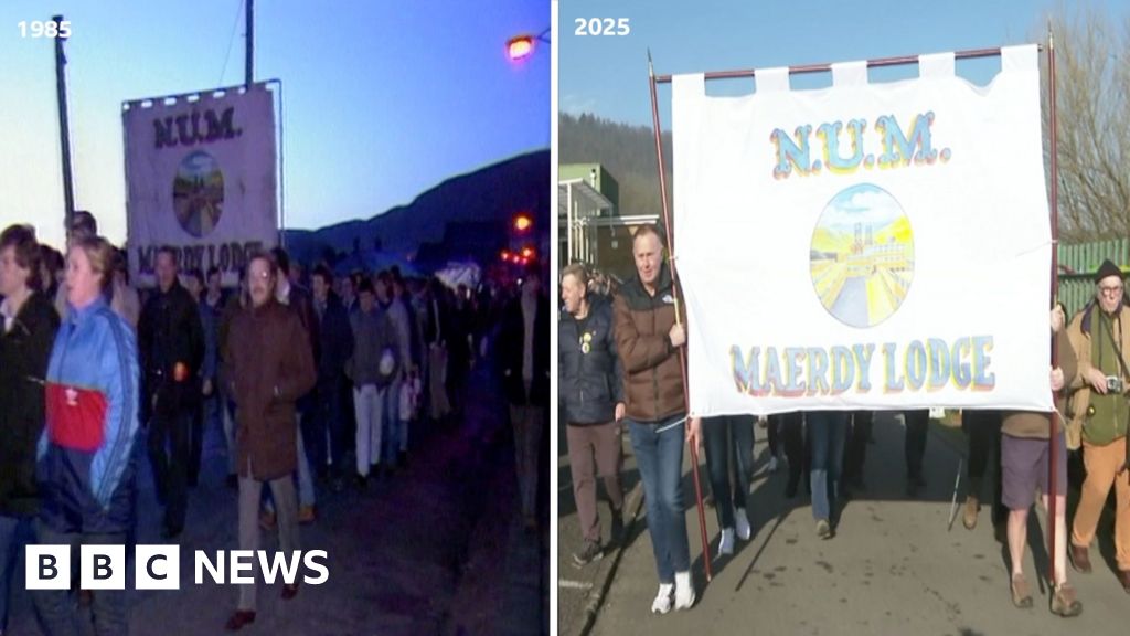 Maerdy: Miners gather for march re-enactment forty years on - BBC News
