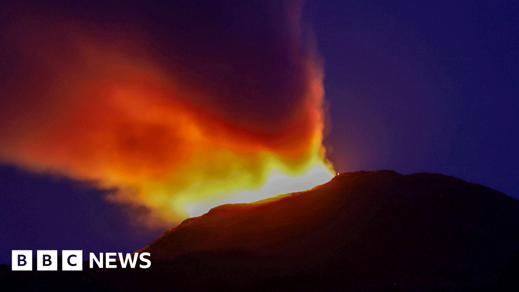 Two arrested after Anglesey fire on Mynydd Bodafon