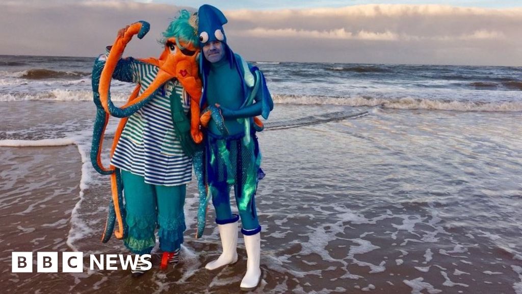 Bride-to-be fulfils octopus ambition at stag and hen do - BBC News