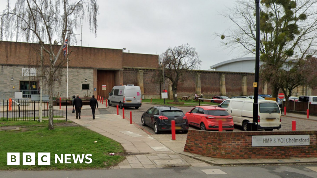 HMP Chelmsford: 'Challenging' prison praised for improvements - BBC News