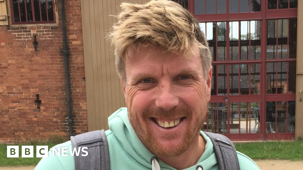 'Wonderful father' named as Staffordshire fatal crash victim - BBC News