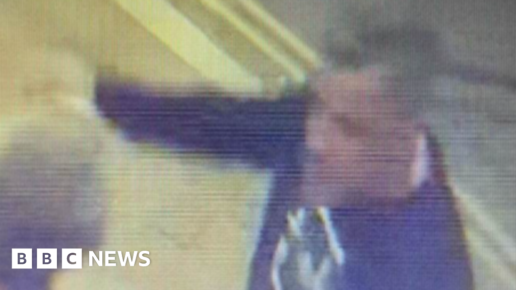 Epsom assault inquiry: Police release CCTV images - BBC News