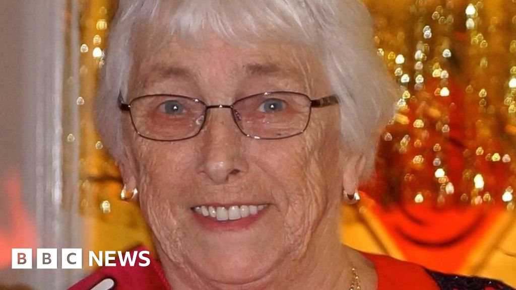 Boiler-wait pensioner Patricia Gavaghan died of natural causes - BBC News