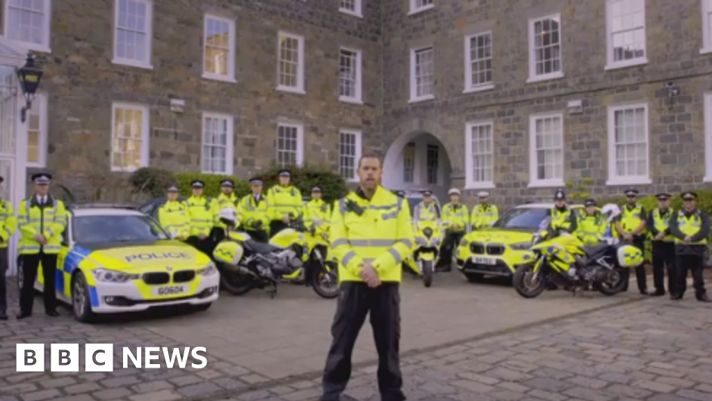 Guernsey Police say drinking and driving is 'deadly and stupid' - BBC News