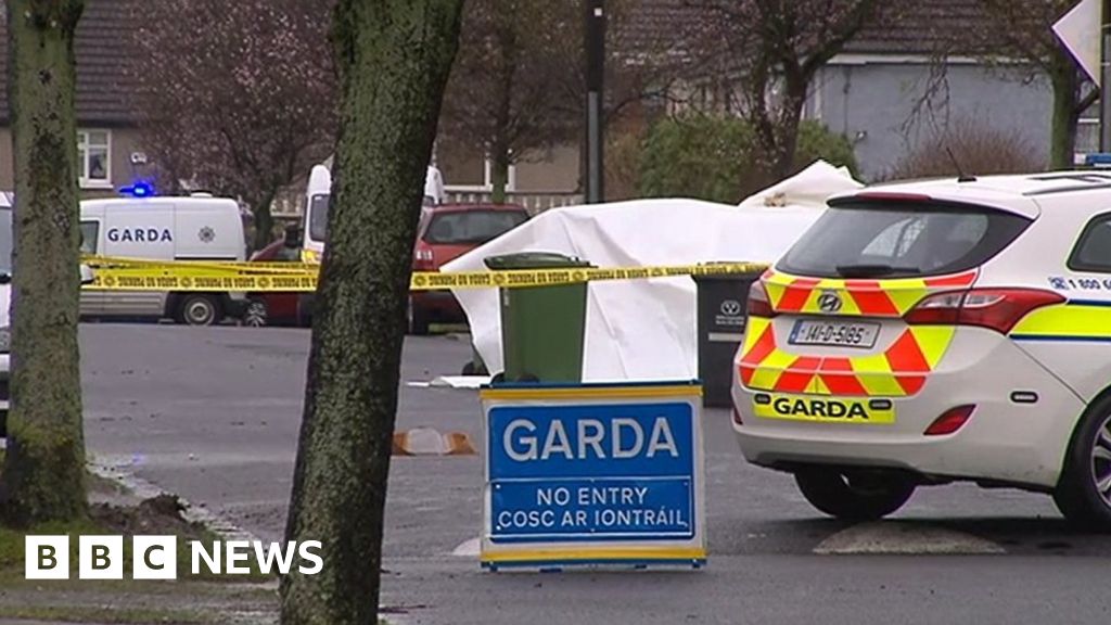 Dublin: Man injured in Finglas shooting dies in hospital - BBC News
