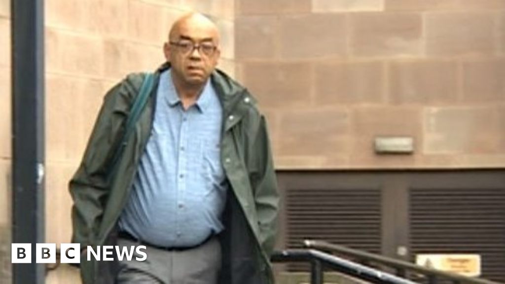 Robert Amoroso on trial over Nottingham child sex assaults - BBC News