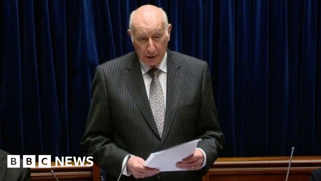 Robin Newton: Assembly speaker to face 'no confidence' motion - BBC News