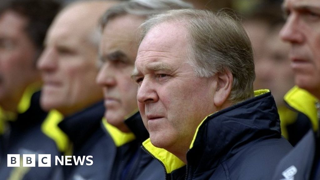 Funeral held for former Scotland manager Craig Brown - BBC News