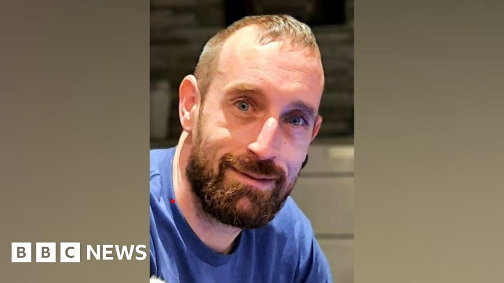 Belfast: Man sent to prison for manslaughter of friend - BBC News
