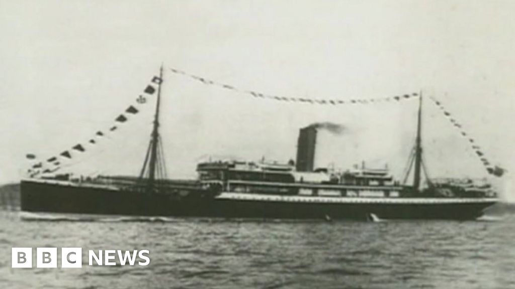 Princess Anne marks SS Mendi tragedy in Southampton - BBC News