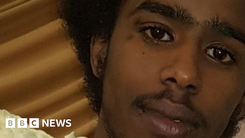 Abdi Ali murder trial: Couple 'hid decomposing body in attic' - BBC News